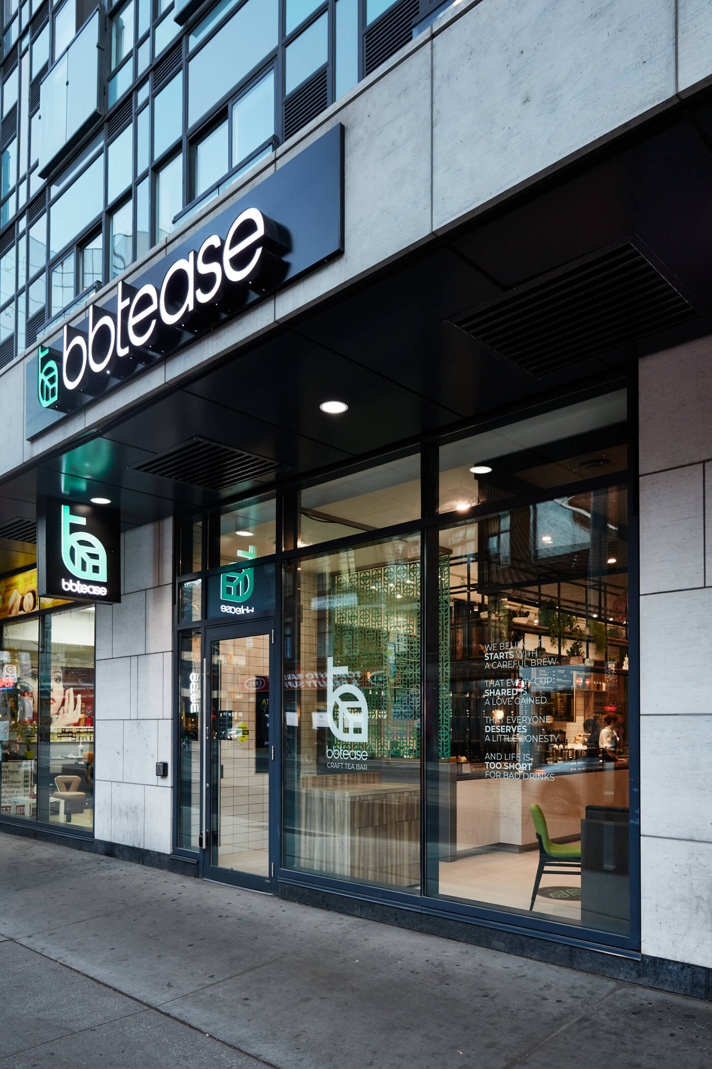 The Impact of Exterior Signage on Customer Connection